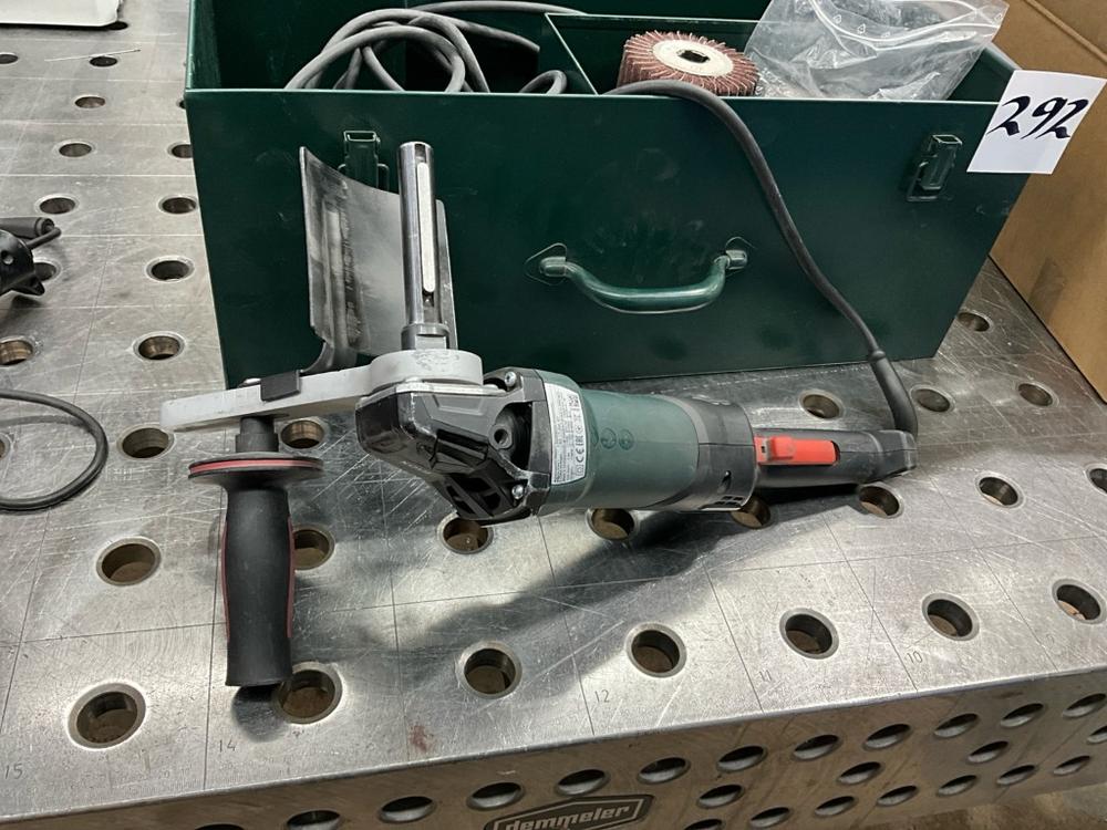 Metabo SE 17-200 RT burnishing machine | Dome Auctions